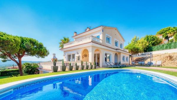 Costacabana - Villa Ibiza - Lloret de Mar