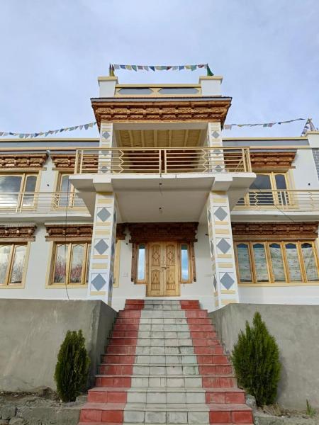 Walnut Snowveil Residency - Nubra Valley