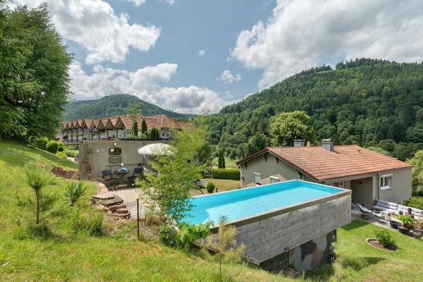 Base Camp Poolhouse - Black Forest