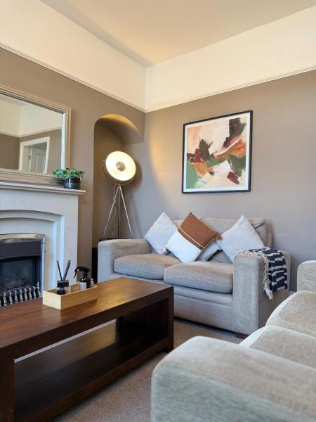 Charming York House, Sleeps 6, Walk To Centre - York