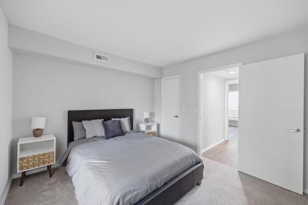 Cozy Modern Apartment At The Domain Raleigh - Raleigh, NC