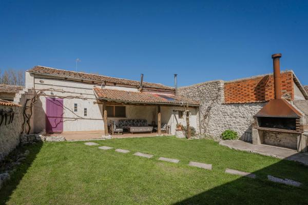 Hoyal De Pinares - Cuéllar