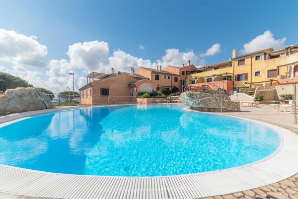 C 207 Puntavilla - Vista Piscina - La Maddalena