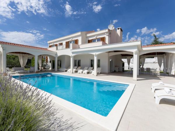 Villa Olivia By Interhome - Brela