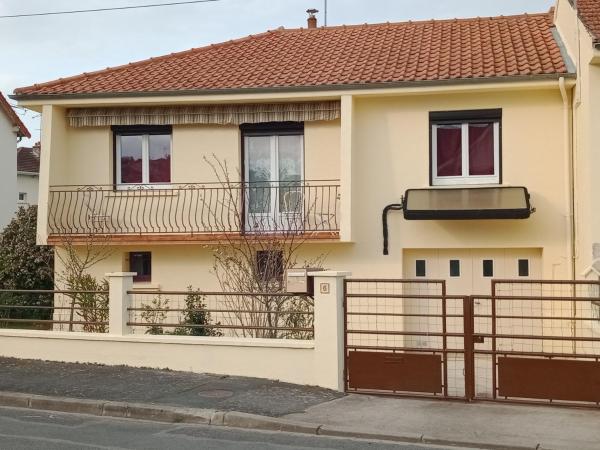 Maison Entière Garage Et Parking - Montluçon