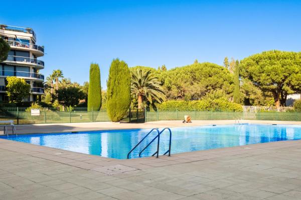 Pretty Flat In The Sun - Mandelieu-la-Napoule