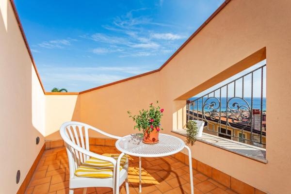The Amphora Lodging - Nizza di Sicilia