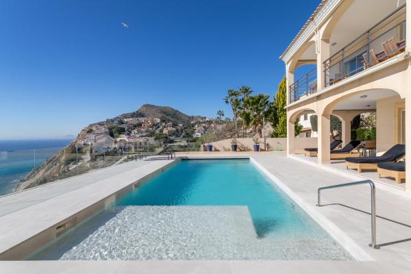 Villa Mina - First Line Villa - El Campello