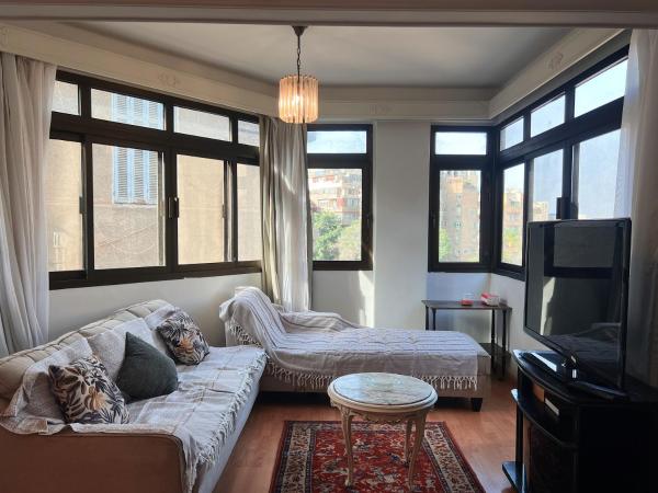 Elegant 3 Bedroom Apartment In Zamalek Sunroom, Parquet Floors, Free Wifi, Air Conditioning - Cairo
