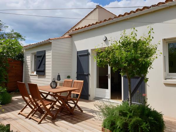 La Maison Des Lauriers - Rénovée - Île de Ré