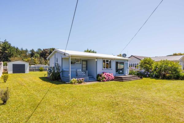 Kiwiana At Its Best - Foxton Beach