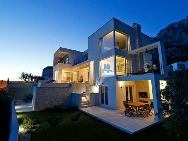 Holiday Home Moderne Villa Mit Infinity-pool Im Bergdorf Veliko Brdo By Interhome - Baška Voda