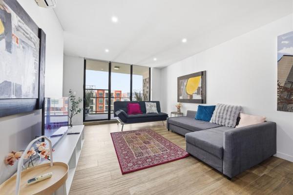 Amazing Icc And Darling Harbour 3 Bedrooms Apartment With Parking - Surry Hills