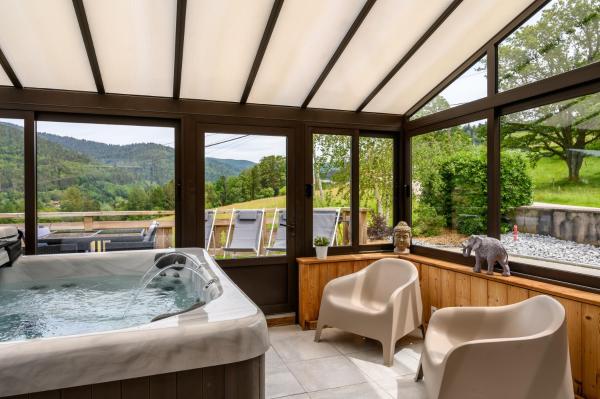 Chalet Le Brusyna Avec Jacuzzi - Bussang