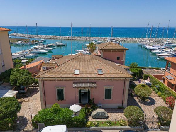 Villa Liberty Rosa - Castagneto Carducci