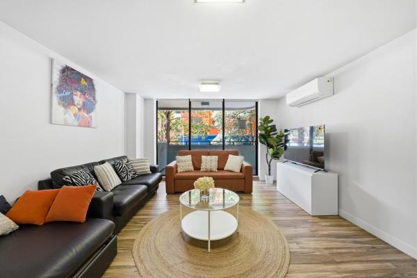 Delicated Icc & Darlingharbour 3 Bedrooms Apartment With Parking - Ryde