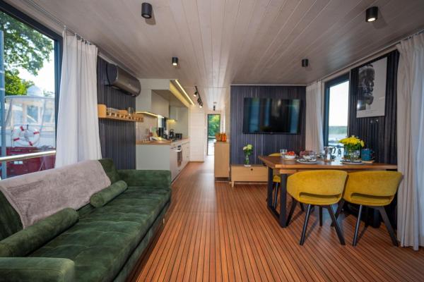 Schwimmendes Ferienhaus Emsel Woma - Mecklenburgische Seenplatte