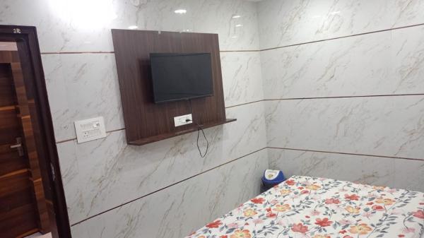 Happy Inn Near Laxmi Nagar - Ghaziabad