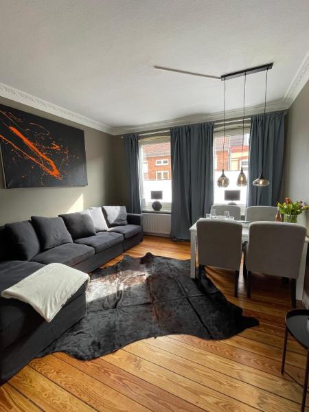Altbaucharme Deluxe Mit Balkon - Kiel
