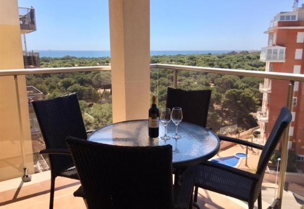Cozy Bright Apartment - La Marina