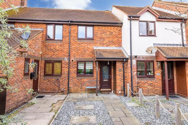 Dolphin Cottage - Short Walk To Poole Quay With Private Garden - Bournemouth