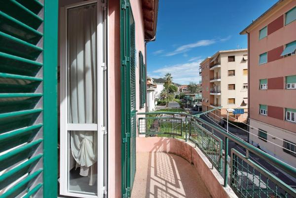 Bilocale Cilea Con Balcone - Varazze