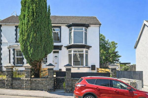Valley Trail Retreat 5 Bedroom House, Sleeps 8 - South Wales