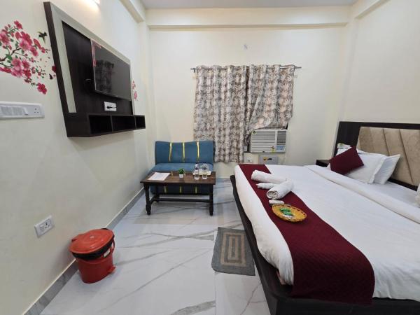 Abhinandan Palace - Ayodhya