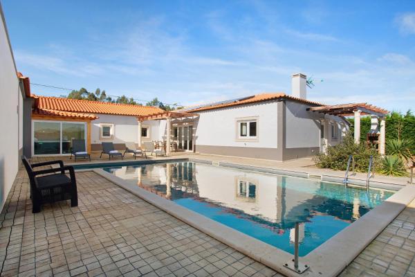 Villa Rosa Com Piscina E Jacuzzi - São Martinho do Porto