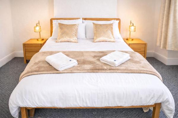 Stylish 4br For Groups, Sleeps 7, 2 Wcs, Free Parking - Ormskirk