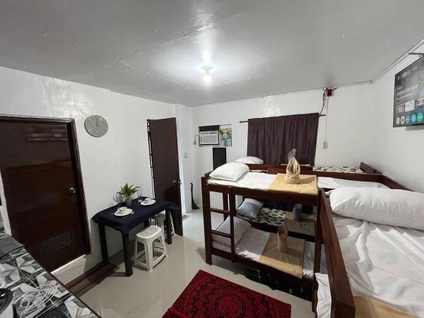 Budget Stay In Cebu Transient Room With Wifi, Netflix, Ac & Free Parking Up To 8 Guests - Cebu City