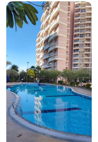 The Aura Stays - Indore