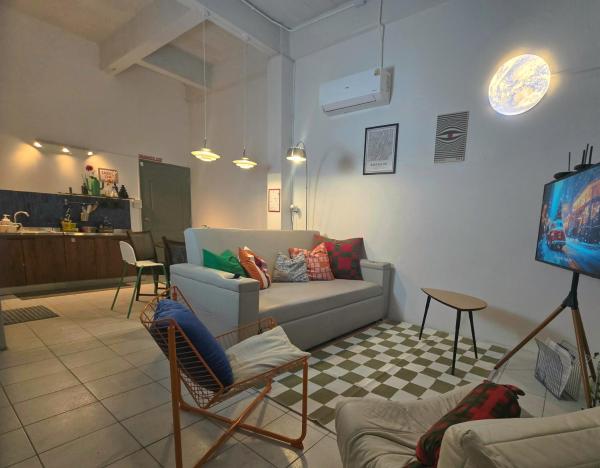 Dramatic Exit Bangkok - Cozy Loft House Near Suvarnabhumi Airport - Bangkok