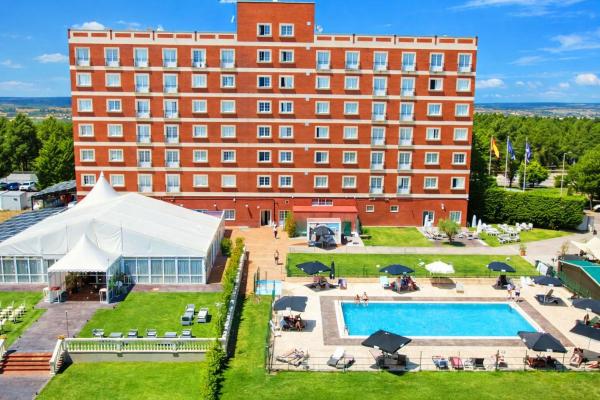 Arva Santiago León - León