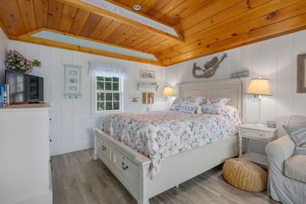 Seaside Cottages - Cottage 13 - Seaglass - West Dennis Beach, MA