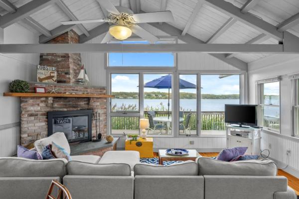 Charming Waterfront Escape Along The Cove - Eastham, MA