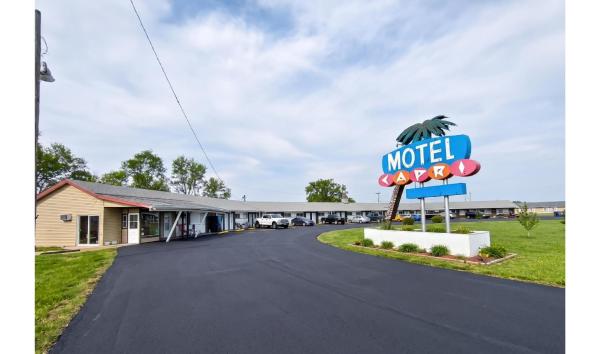 Capri Motel By Oyo Elwood, Wathena - Saint Joseph, MO