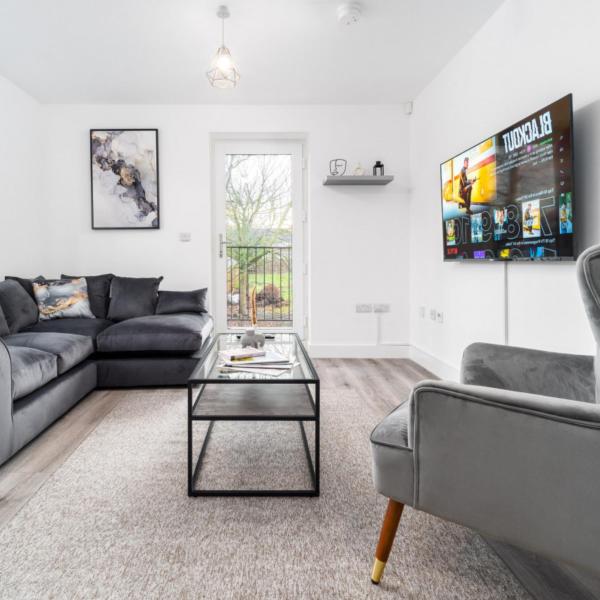 Stylish Two Bed Apartment - Balcony - Parking - Netflix 4mc - Birmingham