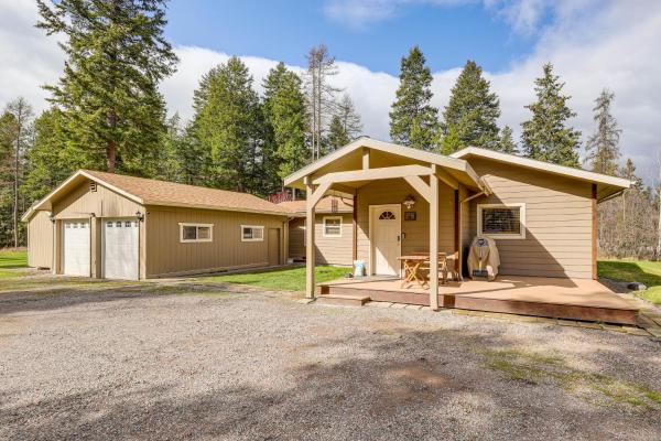 Columbia Falls Private Retreat: Pool Table & Deck! - Columbia Falls, MT