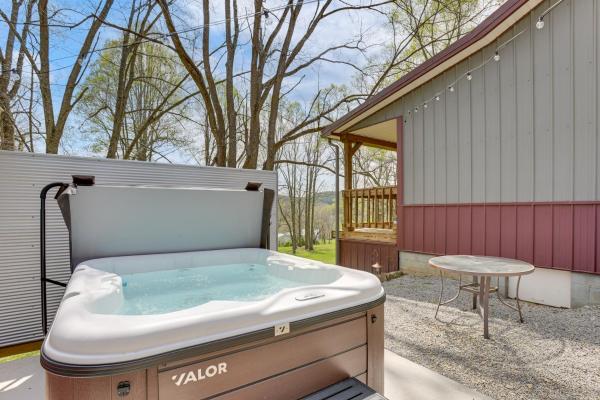 Laurelville Home W/ Hot Tub & Fire Pit - Laurelville, OH