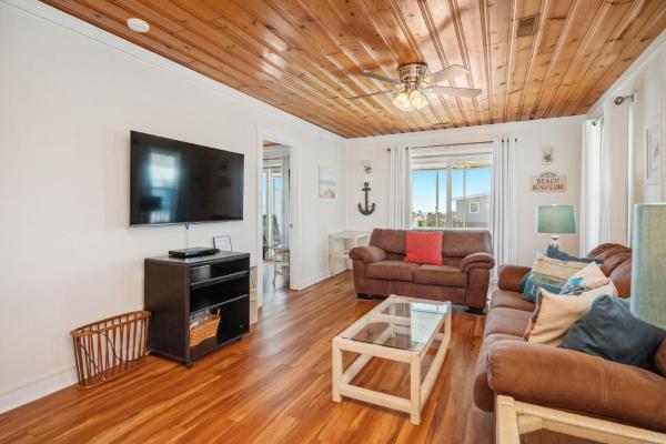 A Beach Music Paradise By Oak Island Accommodations - Oak Island, NC