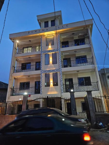 Ultra Modern Apartment 2br 2ba Ac Wi-fi Camera Divina Llc - Yaoundé