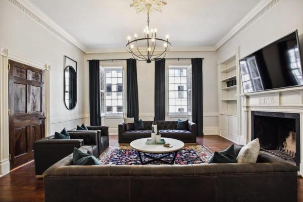 Savannah Historic Home Sleeps 20 Near Downtown - Savannah, GA