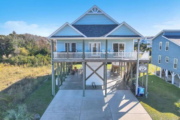 A Pawsitive Attitude By Oak Island Accommodations - Oak Island, NC