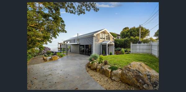 Modern Luxury Retreat, Sleeps 8, Mount Tamborine - Canungra