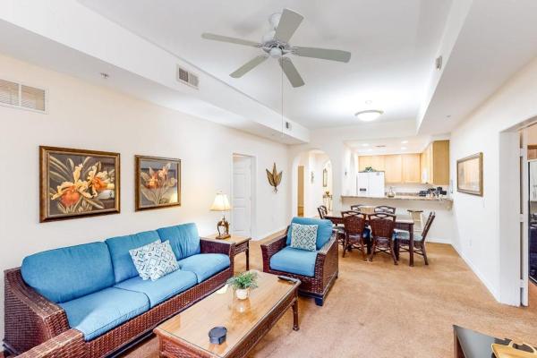 3rd Floor Condo W Gym Hot Tub Sauna Balcony Shared Pools Near Theme Parks - United States