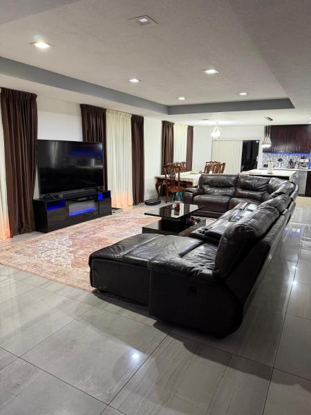 4 Bedroom House In Hollywood - Sunrise, FL