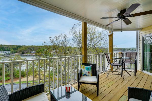 Beach, Boat Slip, Views! Lake Of The Ozarks Condo - United States