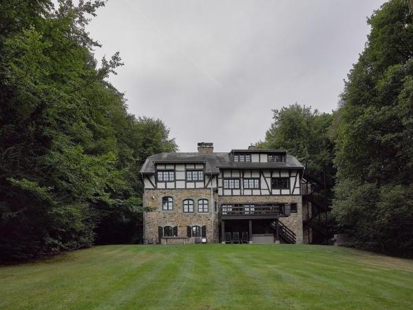 Spacious Villa In Liège - Spa