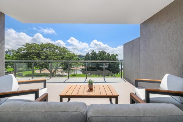 Waterfront Lagoon Suite 1 Bed Luxury Apartment - Darwin